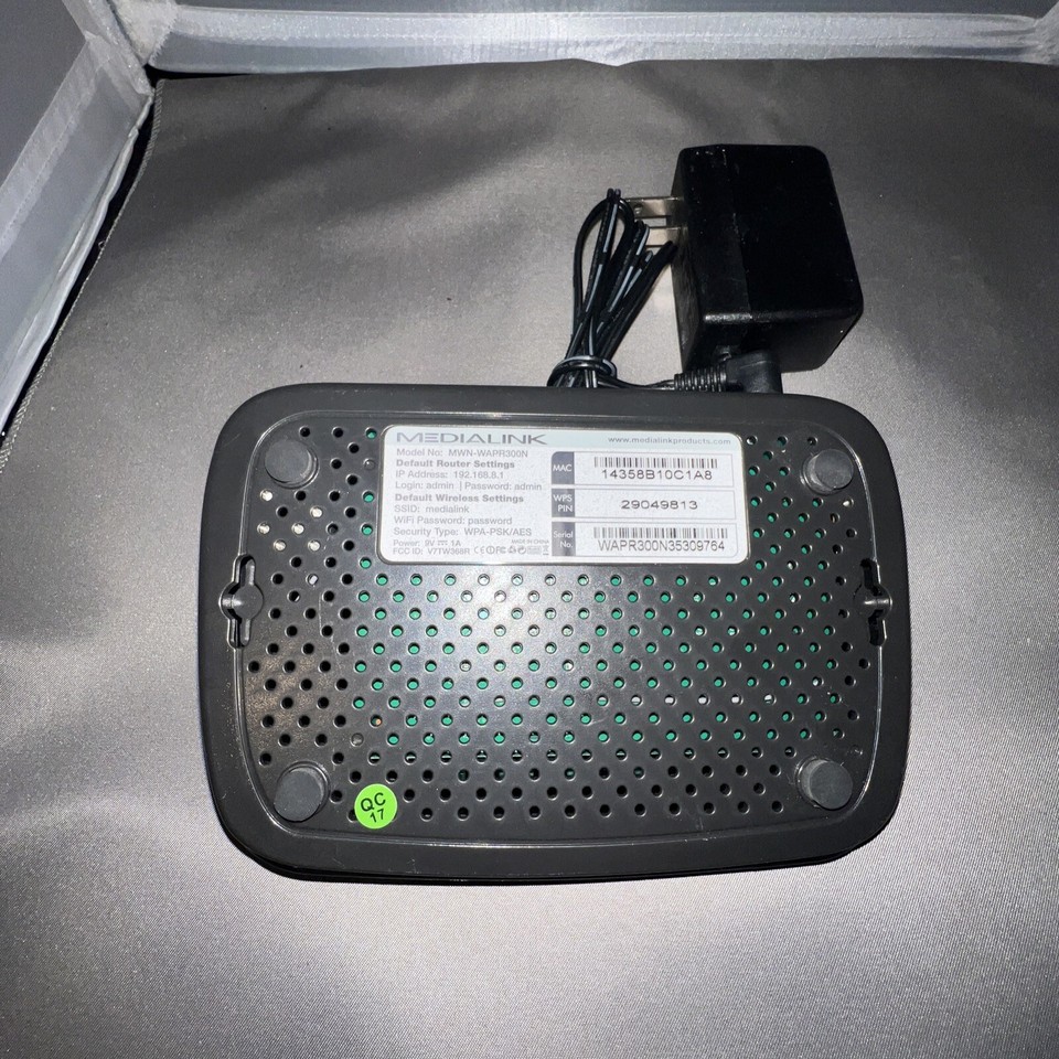 3C Medialink MWN-WAPR300N 300 Mbps 4-Port 10/100 Wireless N Router ...