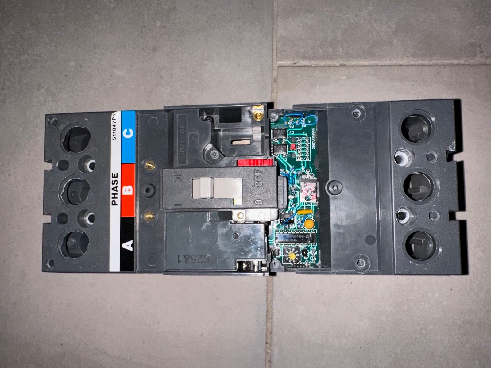 SFHA36AT0250 General Electric Spectra RMS SAST3 300 Trip 3 Pole Circuit ...