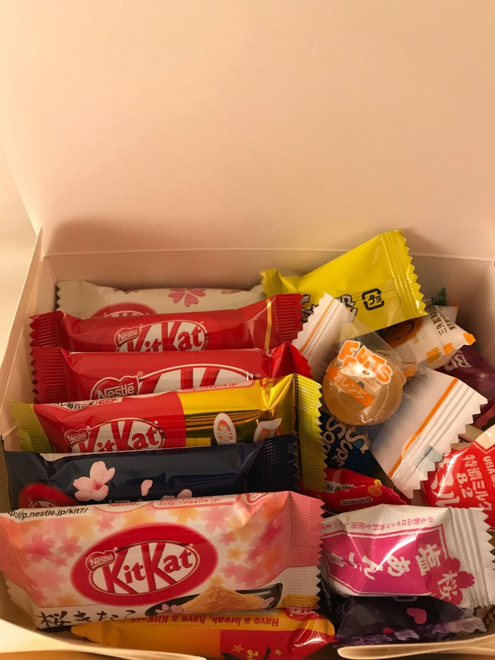 35pc Japanese Sweets Gift Set ( 15 Kit Kat + 20 Candy ) KitKat kitkats ...