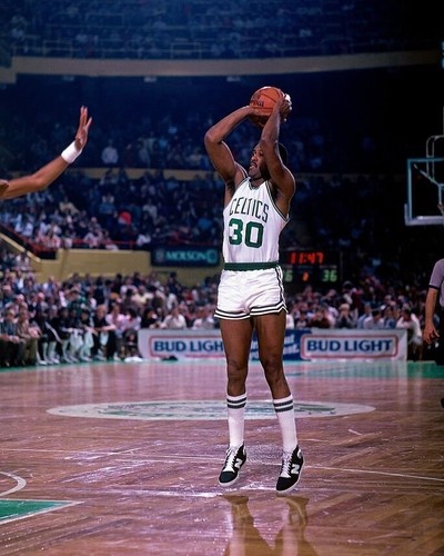 M. L. CARR 8X10 PHOTO BOSTON CELTICS BASKETBALL PICTURE JUMP SHOT NBA ...