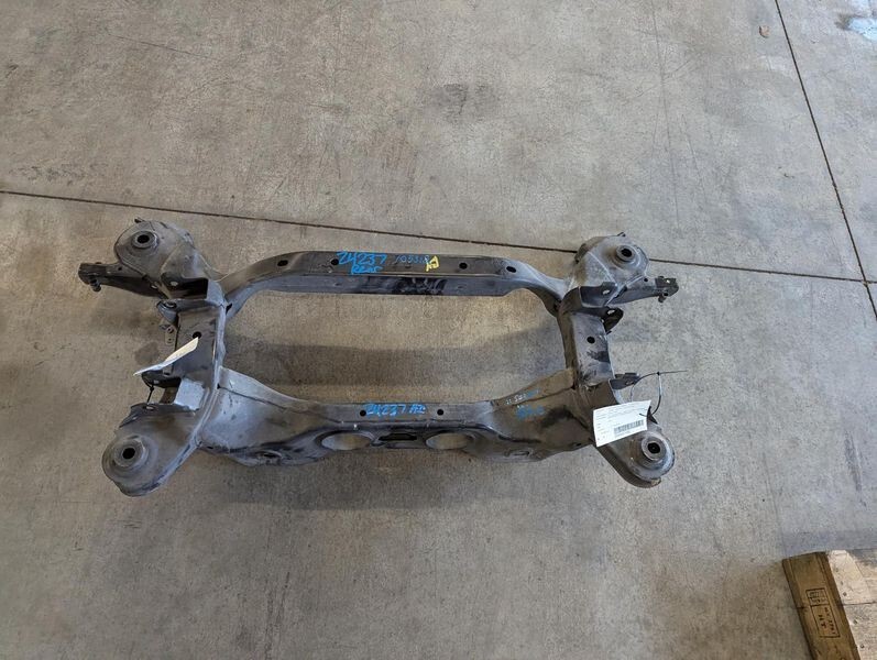 2010-2012 Hyundai Santa Fe Kia Sorento Subframe Crossmember Cradle Rear ...
