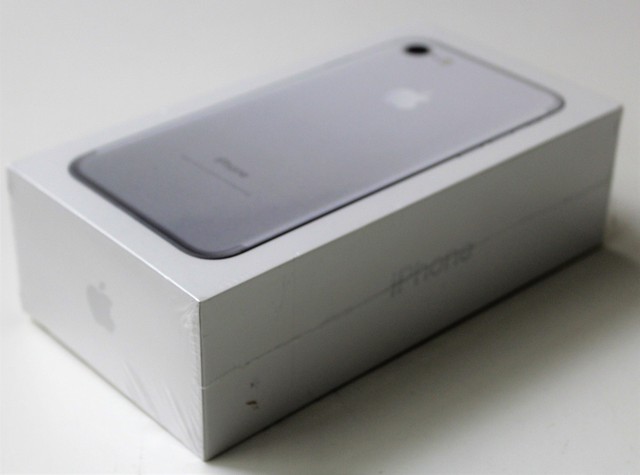 Apple iPhone 7 - 32GB - Silver (Verizon) A1660 (CDMA + GSM) for sale ...