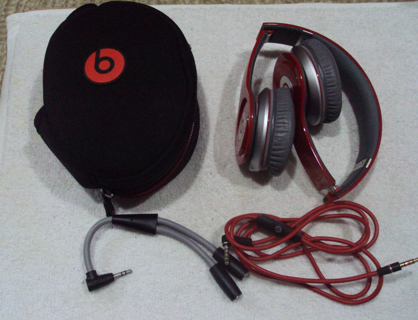 Beats Solo HD RED Edition Wired Headphones / Case with Beats Speaker ...