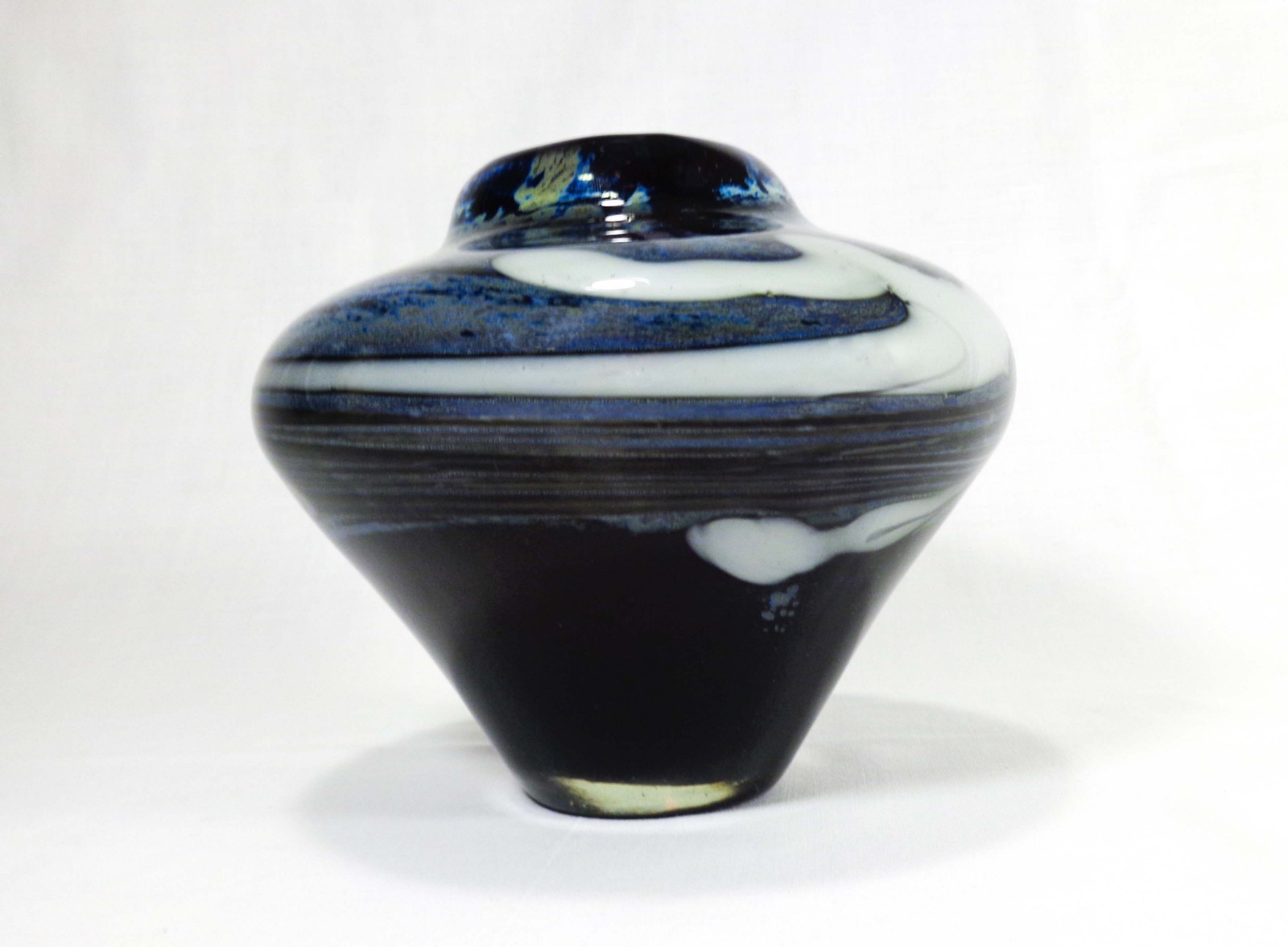 MURANO ART GLASS (ITALY) VINTAGE HAND-BLOWN INFUSED VASE, NAVY BLUE ...