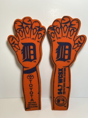 2 Detroit Tigers 17" Foam Clapping Claws | eBay
