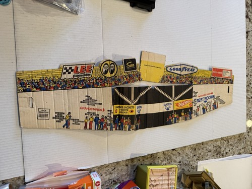 Vintage 1974 Hot Wheels THUNDERSHIFT 500 Cardboard Grandstand ...