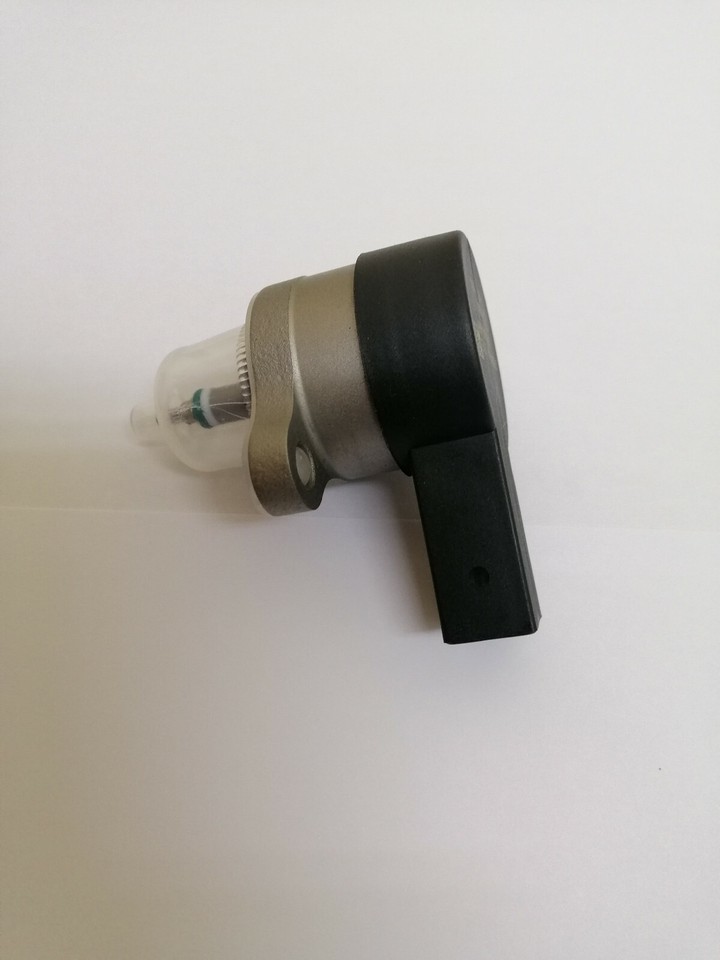 New OEM Fuel Pressure Regulator Valve 0281002698 for Mercedes Cdi A ...