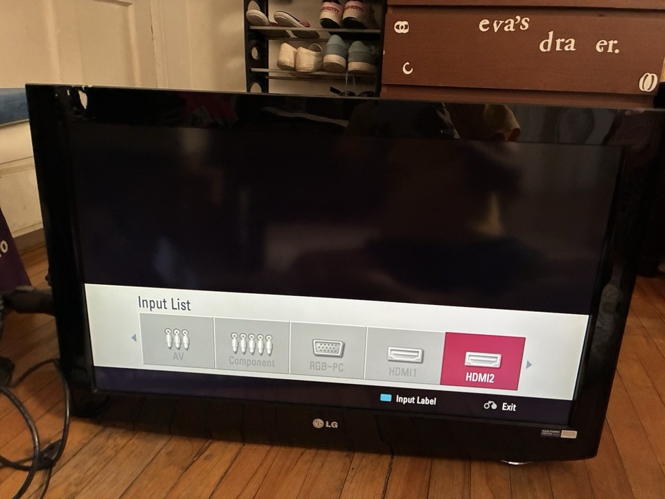 LG TV 32LH20 720 Pixel Can He Used As Monitor Also .Good For Retro ...