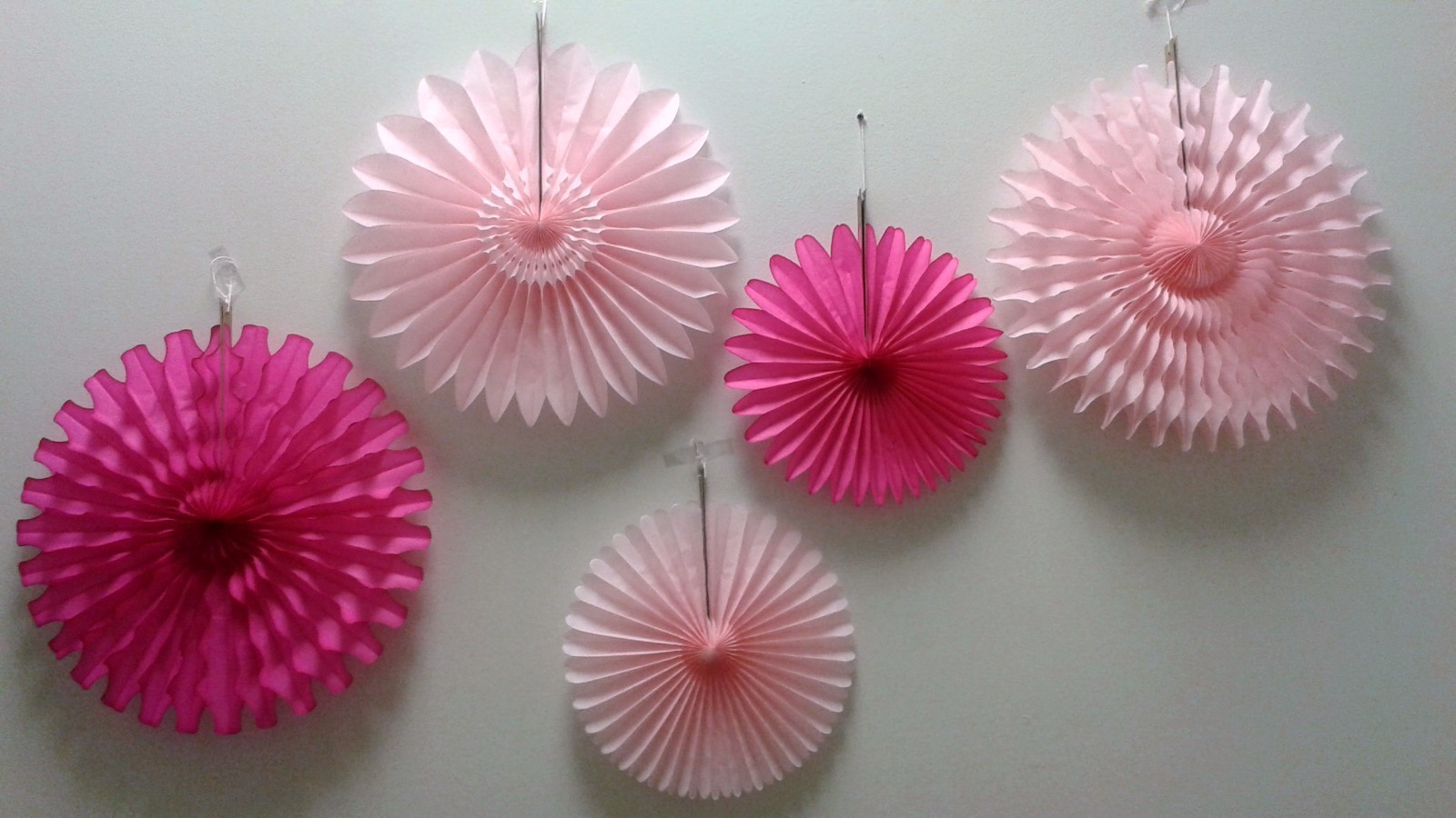 Party Hanging Decoration Tissue Paper Fan Kit (set of 5 fans) by Devra ...