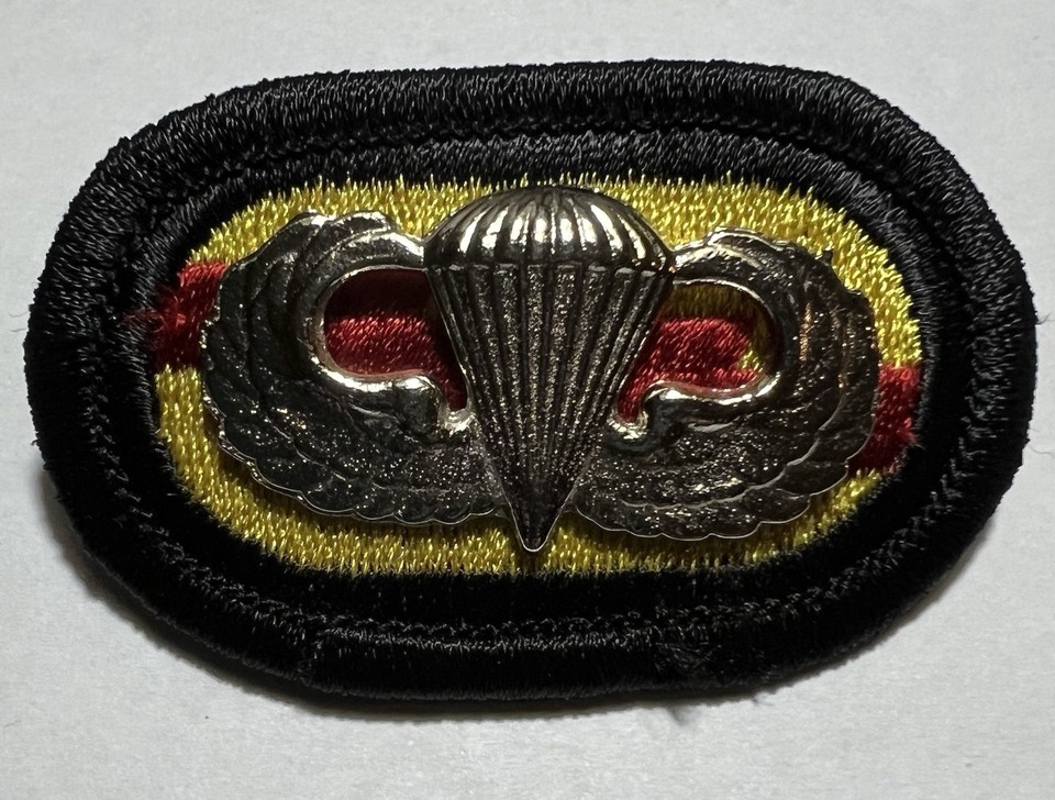 75th Ranger Regt. (HQ) Beret Flash with 75th Ranger Regt. Oval ...
