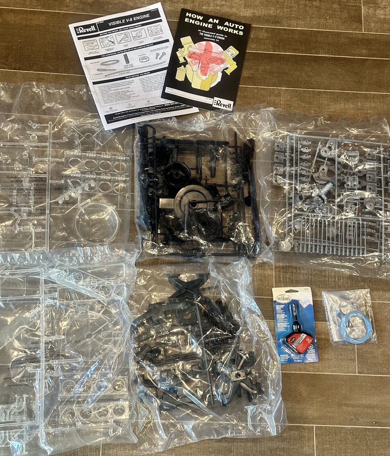 Revell Visible V-8 Engine 1/4 Scale With Moving Pistons And Crank Model ...