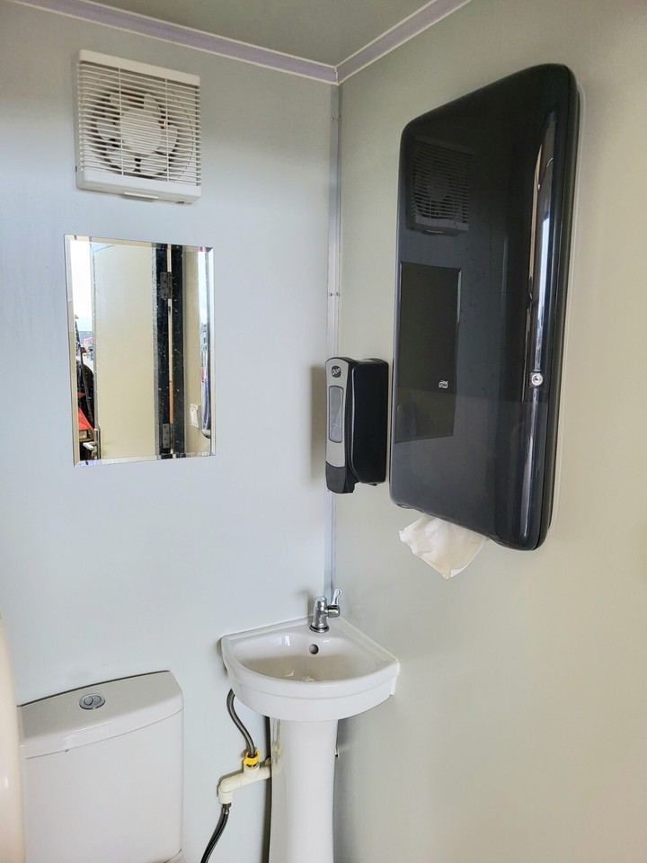 Bastone Dual Unisex Portable Toilet Bathroom Mobile Restroom w/Sink ...