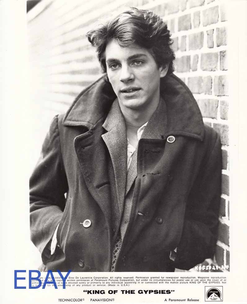 Jeune Eric Roberts Eric Roberts Young Prompts | Stable Diffusion