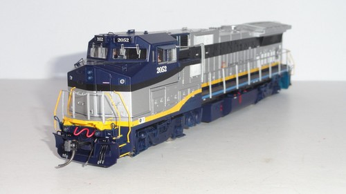 Atlas Amtrak Dash 8-40bw DCC,LED,Red Markers,Number Board Light,Walkway ...