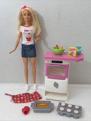 Barbie Baker Play Set (FHP57) Baking Cupcakes Oven - 100% Complete W ...