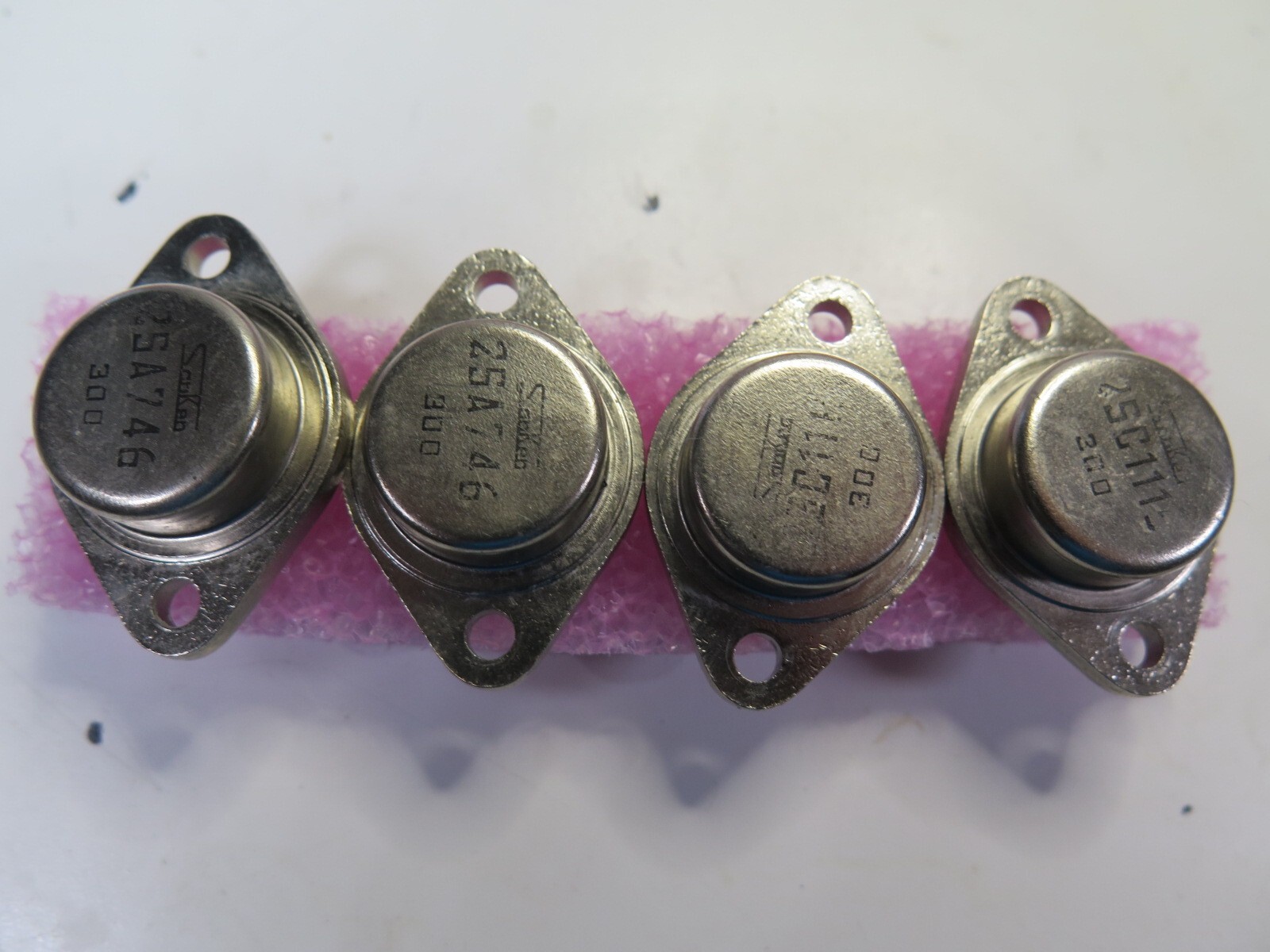 4 Original Sanken Transistors 2SA746 2SC1115 (Removed from a Marantz ...