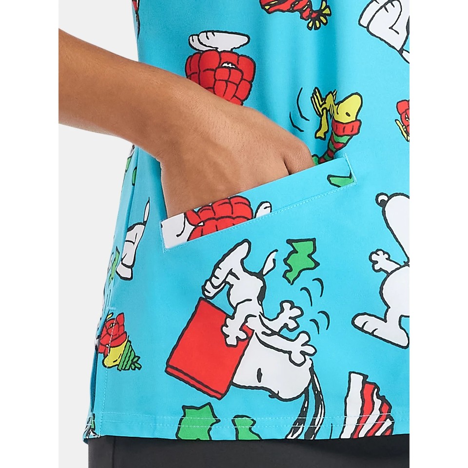 Peanuts SNOOPY Christmas Women's X-Large Blue Graphic Scrub Top NWT ...