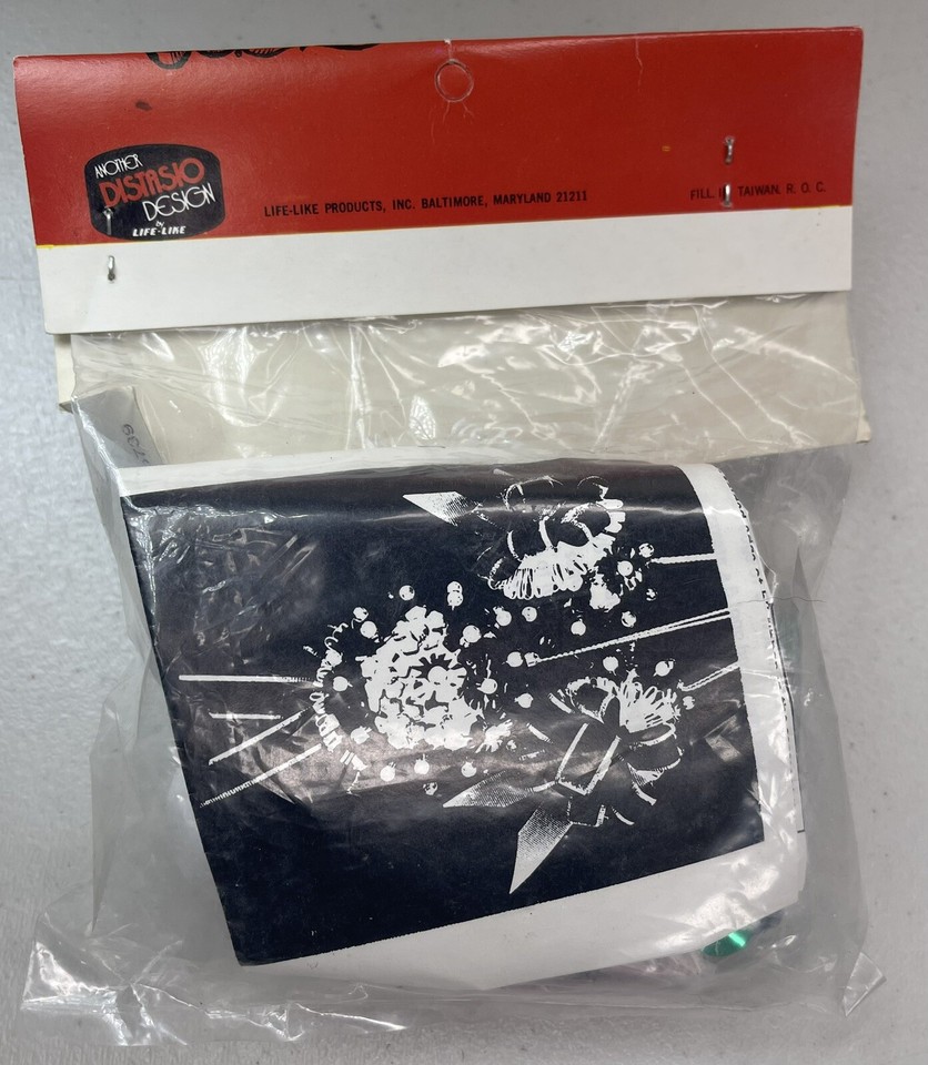 Distasio Christmas Ornament Boutique Ball Kit NOS Vtg Sequin Bead Pin 3 ...