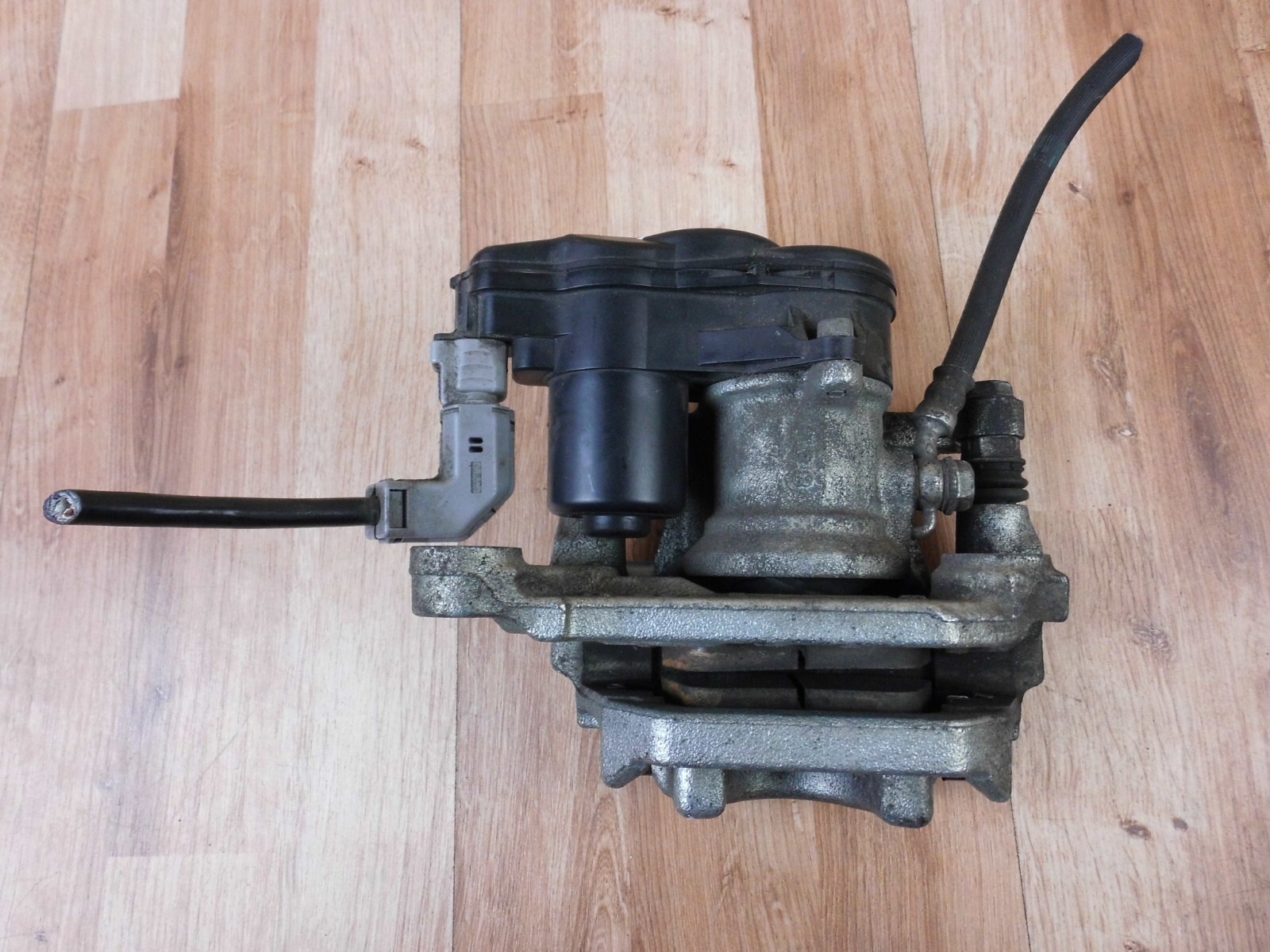 Mitsubishi Outlander III MK3 brake caliper rear right 4605C044 ^^^ | eBay