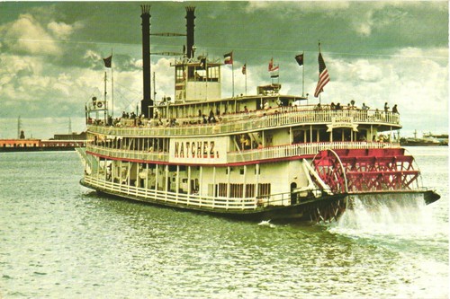Sternwheeler Natchez Excursion Boat Cruising on The Mississippi River ...