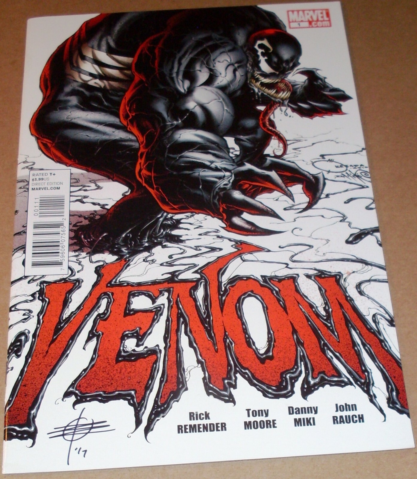 Venom #1 SIGNED Rick Remender Marvel 2011 Joe Quesada cover 1st print ...