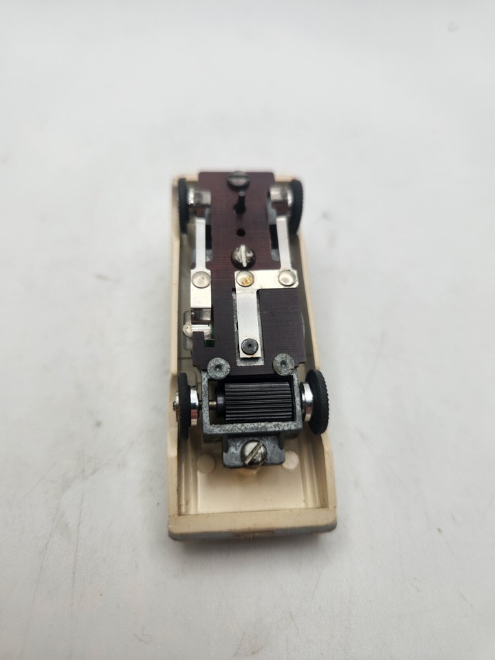 AURORA #1552 62' WHITE FORD GALAXIE POLICE CAR TJET CHASSIS RUNS GOOD ...
