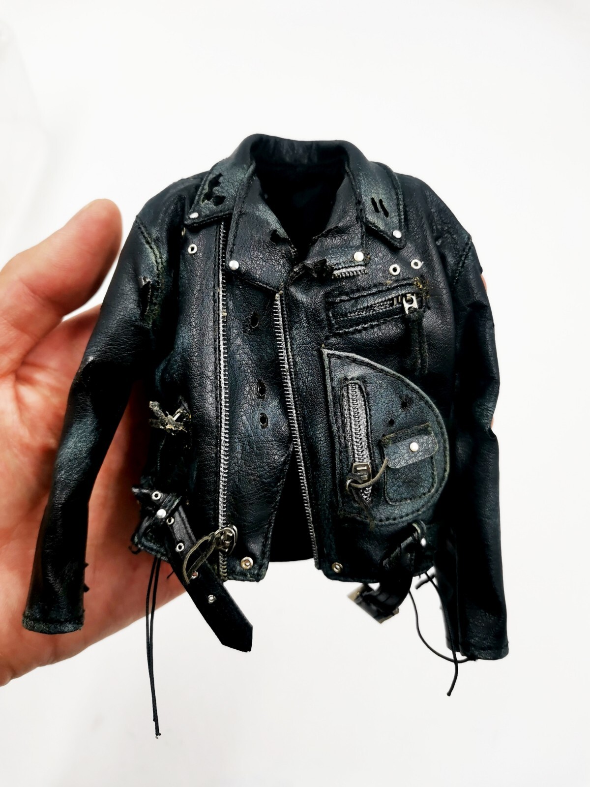 Hot Toys HT DX13 1/6 T-800 Judgment Day Battle Damaged Jacket Black ...