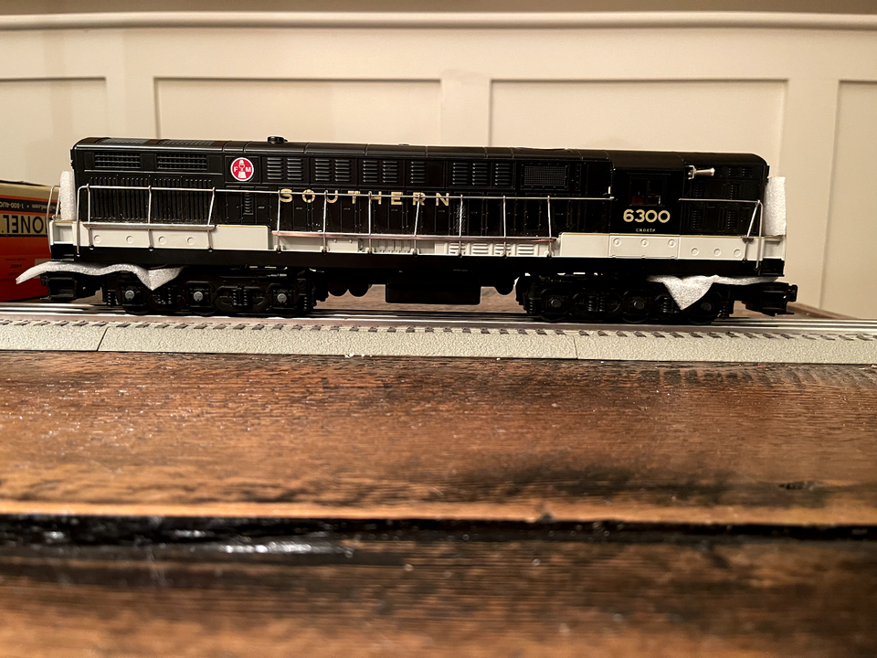 MTH Premier FM Trainmaster Diesel Southern Cab No. 6300 MT-2121LP | eBay