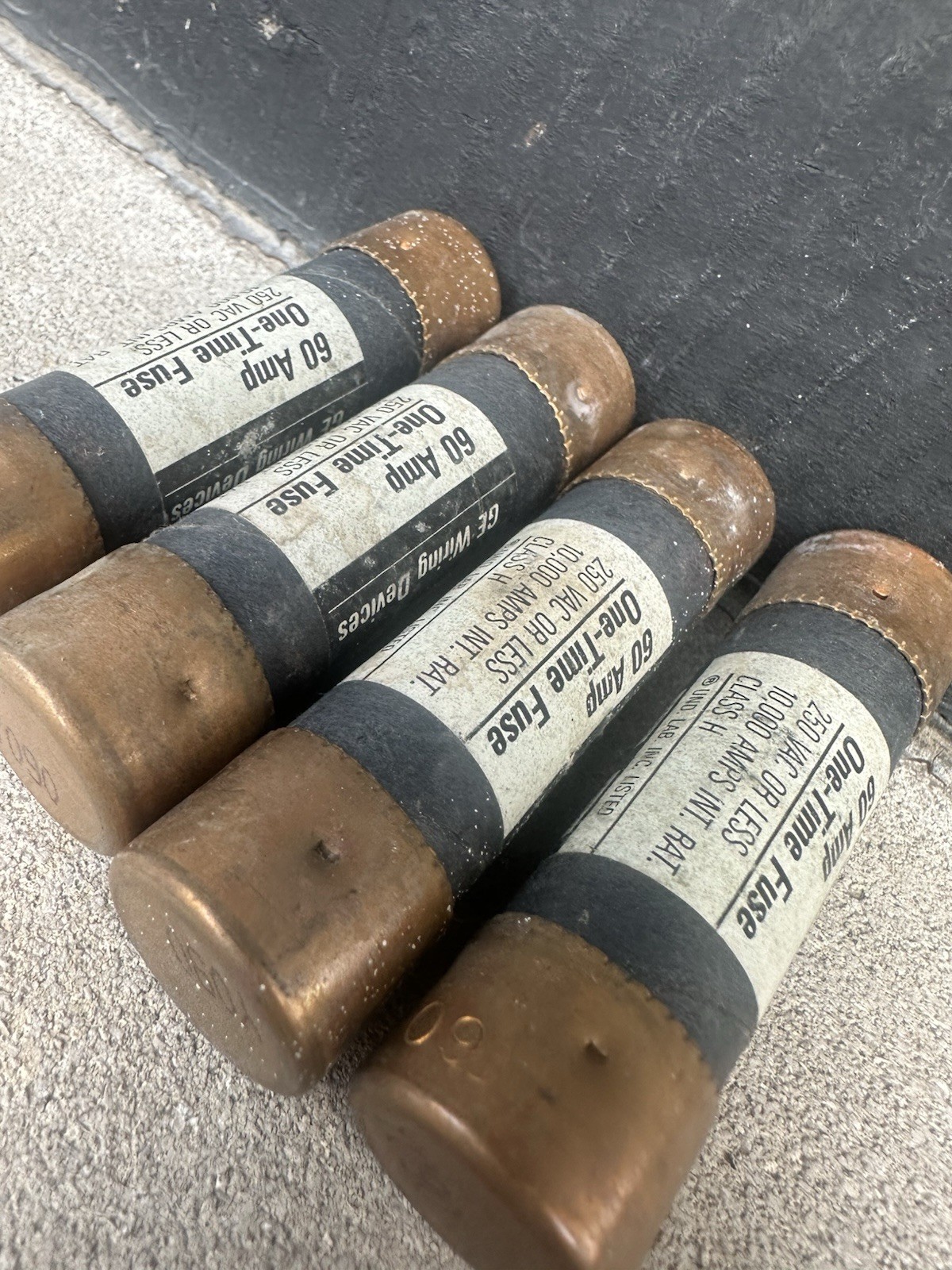 Lot of 4 One-Time 60A Fuses 250V Class H | GE Wiring Devices | 10kA ...