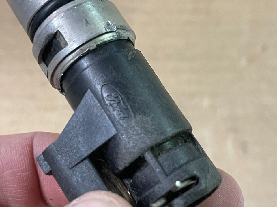 87-93 Ford Mustang VSS Speed Sensor T5 AOD Trans Speedometer Cable ...