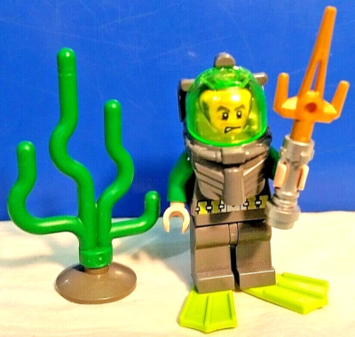 LOT 9pc LEGOs Minifig Scuba Diver Flippers, Trident, Plant, 87754 ...