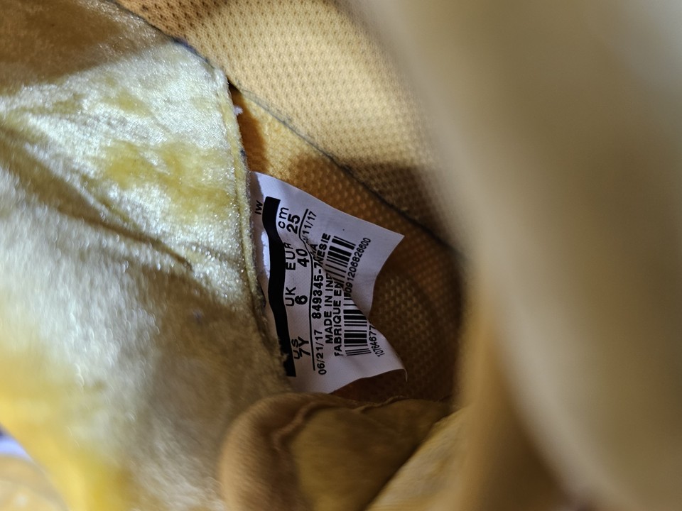 NIKE AIR FORCE 1 LV8 GS Mineral Gold Velvet 849345-700 Men's 7 Women's ...