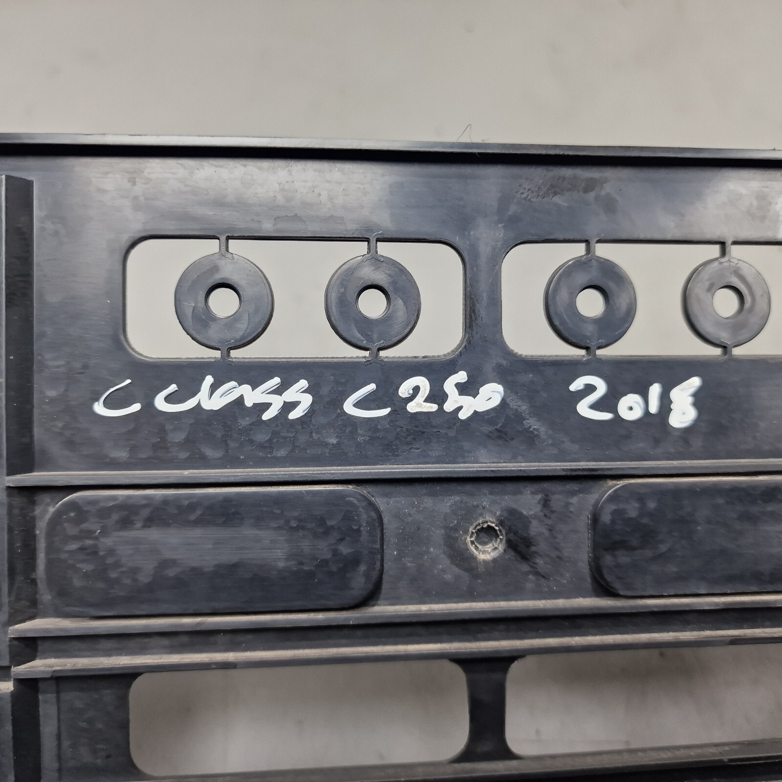 MERCEDES C CLASS FRONT BUMPER NUMBER PLATE SURROUND HOLDER FRAME 2018 ...