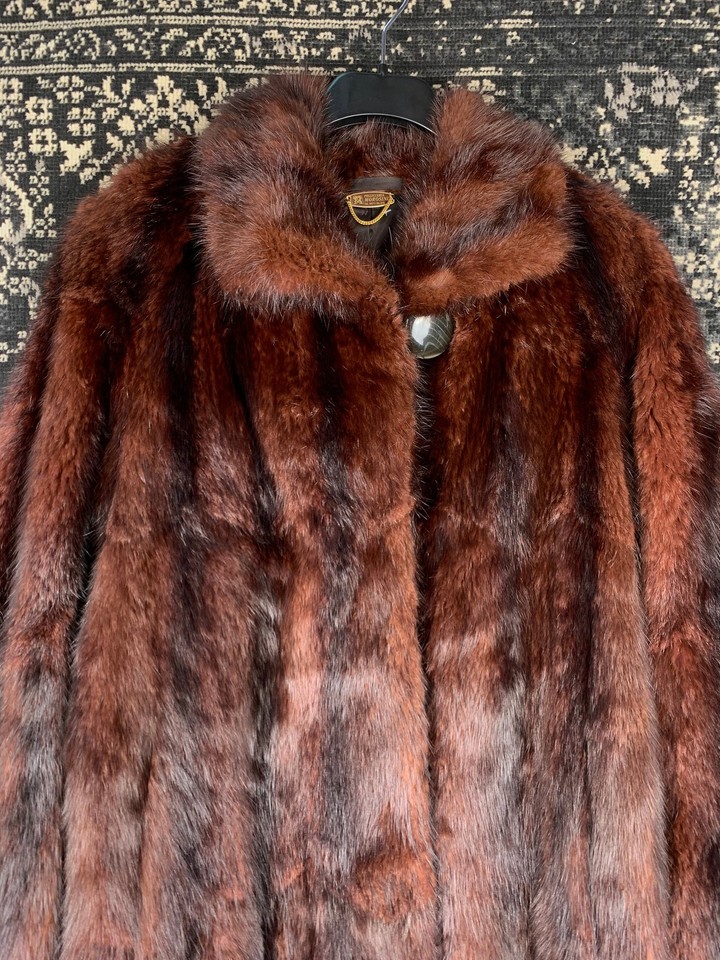 Luxury Women's Vintage Deep Red Beaver Fur Coat by Pellicceria Morosini ...