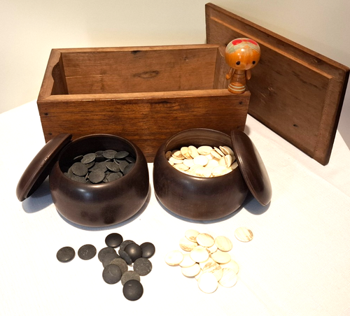 Antique Japanese Shell & Slate GO BOARD GAME STONES Wooden BOX Goban Go ...