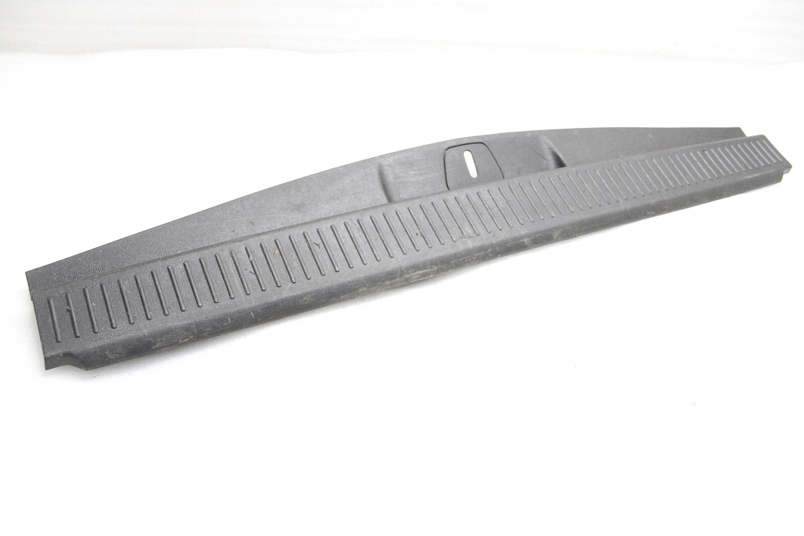2007-2014 GMC YUKON SUBURBAN TAHOE REAR TRUNK TAILGATE SILL SCUFF TRIM ...