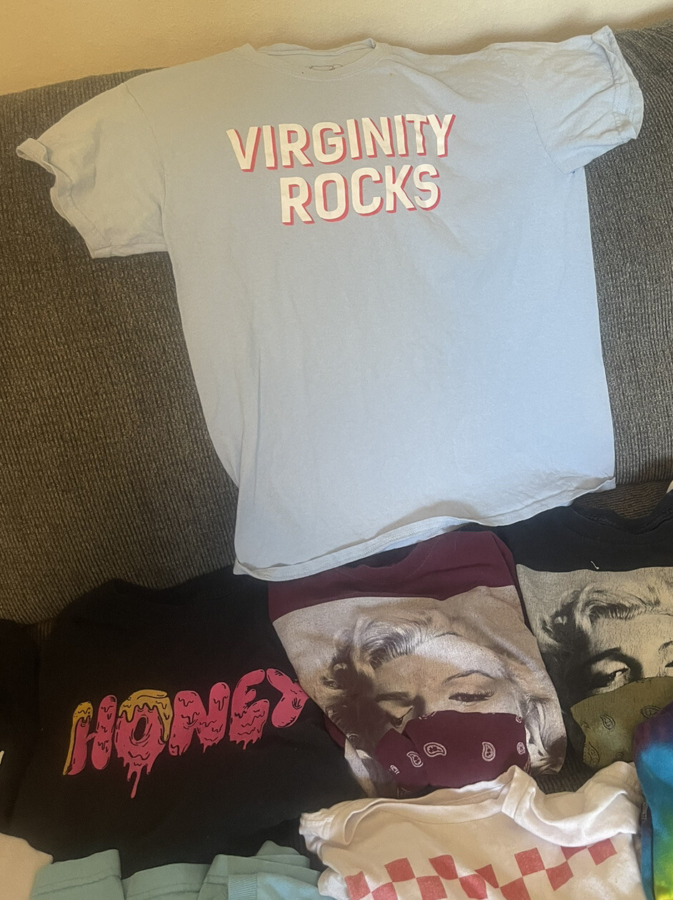 Lot Of 11 T Shirts Modern Y2k Teen Graphic Print Tees Reseller Bundle