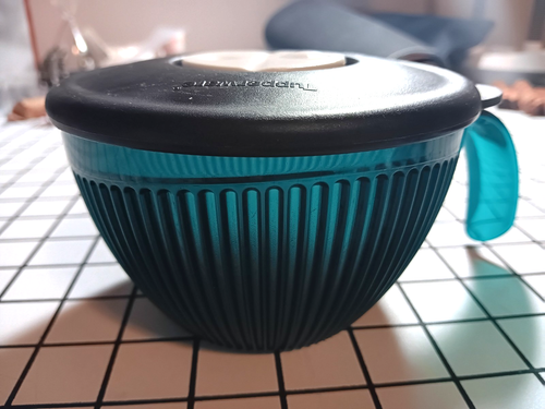 tupperware vent n serve 5201 2 cup capacity blue? - teal? - aqua ...
