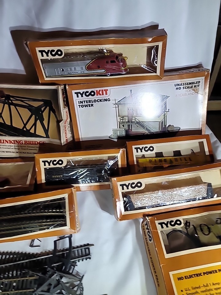 Vintage Tyco Train Set 1970'S! Santa Fe 1102, power pack, etc. | eBay