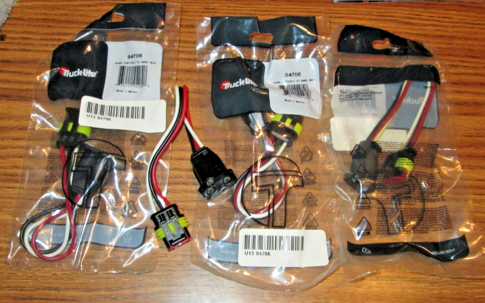 ***LOT OF 4ea.*** TRUCK-LITE 94706 CONNECTORS/ADAPTERS FOR S/T/T LIGHTS ...
