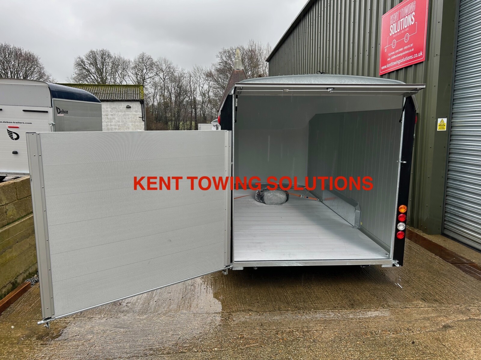 New Debon C900 Huge Box Trailer 16.5x 6.7 x 6.7ft 3500kg MGW Car ...