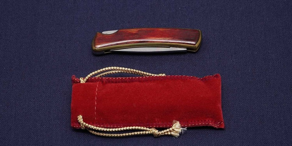 BUCK 527-RD The Treasury Red Blade 425M Mirror Finish 47mm Brass ...