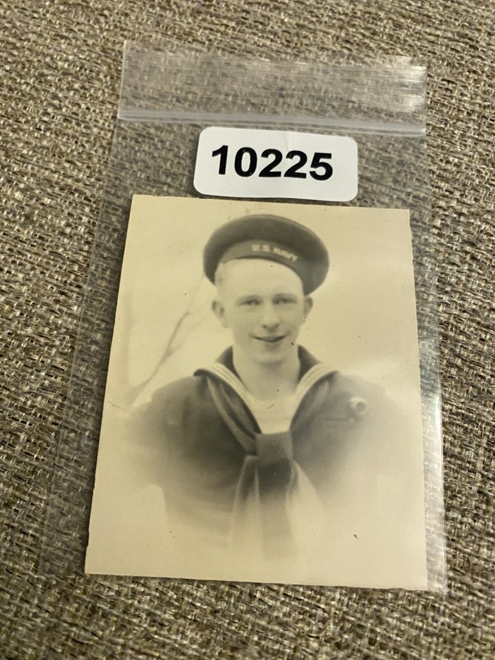 WWII Photo US Navy Sailor In Uniform Pipe In Pocket | eBay