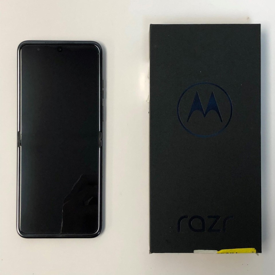 Motorola Moto Razr 2024 256GB XT2453 (Verizon) - Black w/ Original Box ...