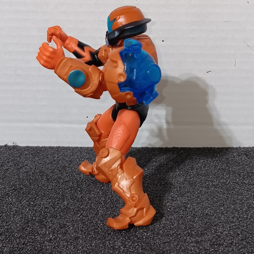 Man At Arms He- Man Masters of the Universe Revelation Masterverse New ...