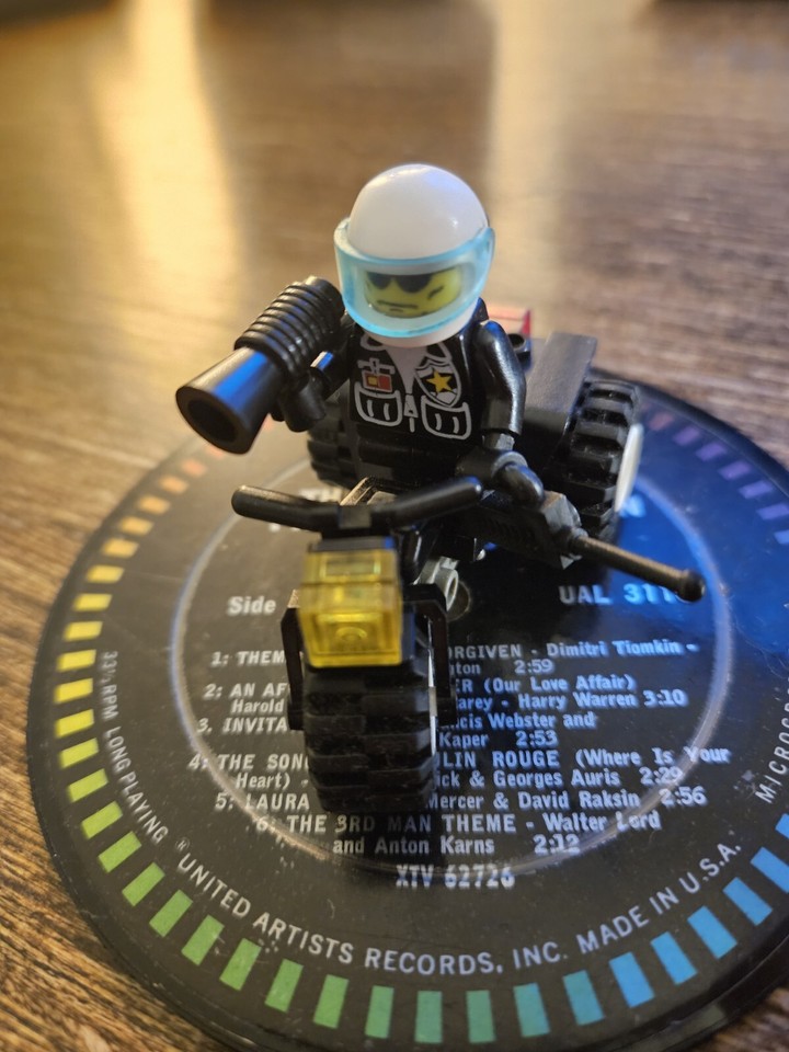Lego Minifig Cop Police On Motorcycle Classic Retro Town City ...