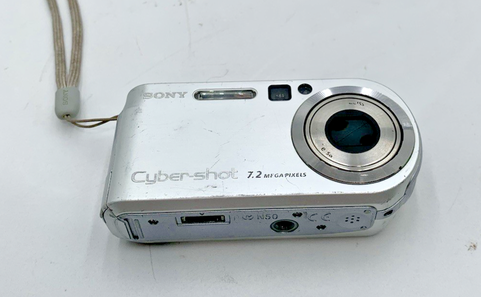 Sony Cyber-Shot DSC-P200 3x Optical Zoom 7.2MP Silver Digital Camera W ...