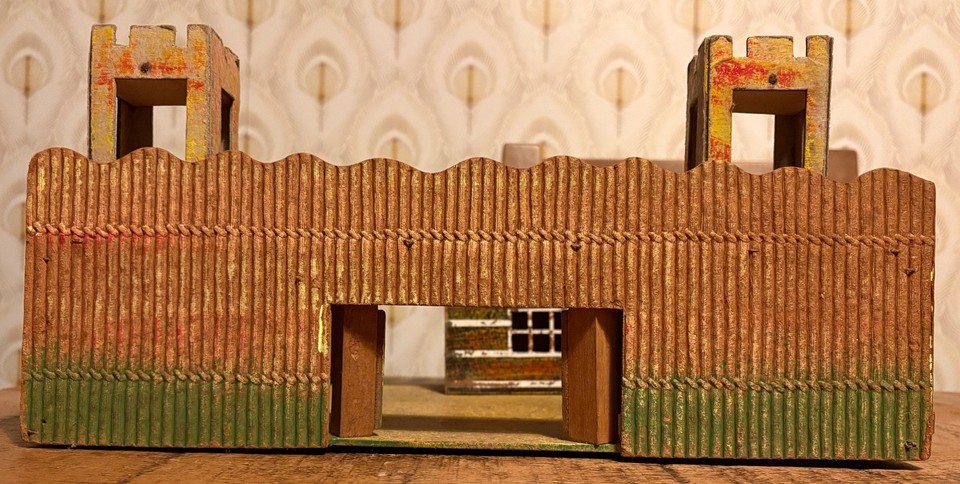 vintage 1950s play western Fort, wooden + board, ideal for restoration ...