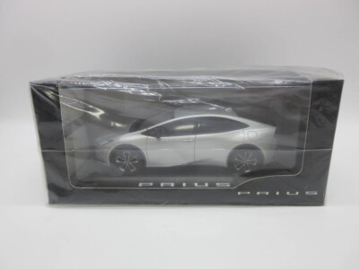 1:30 Toyota 60 Prius 2023 Color Sample Minicar 1L0 Silver metallic CHN ...