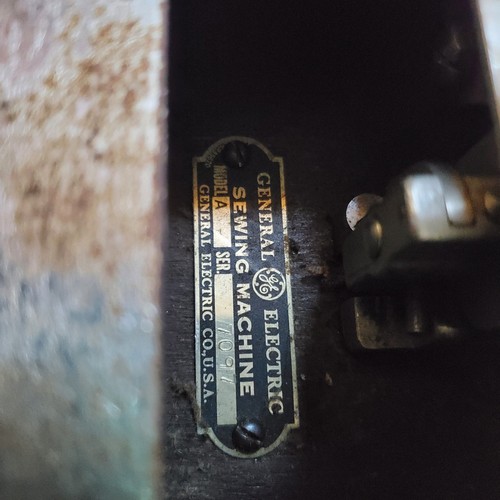 The Original Featherweight 221 Sewing Machine GE Model A Standard ...